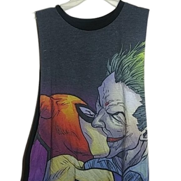 DC Comics | Tops | Dc Comics Joker And Harley Quinn Kiss Woman Tank Top ...